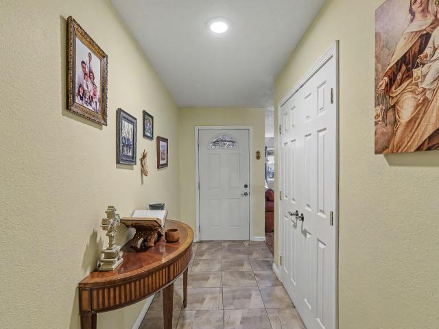 8001 Sierra Azul Avenue NE