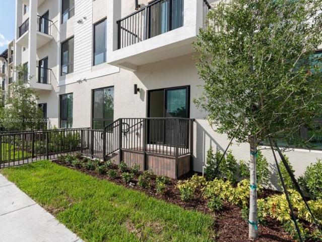 8001 41st Street NW #102, Doral, FL 33166
