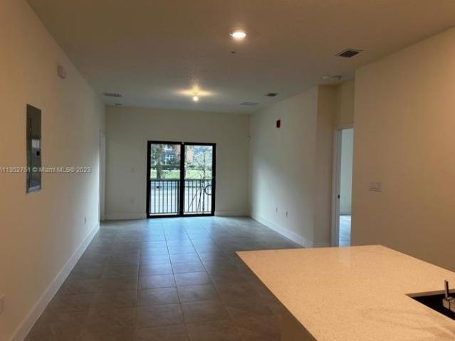 8001 41th St NW #105, Doral, FL 33166
