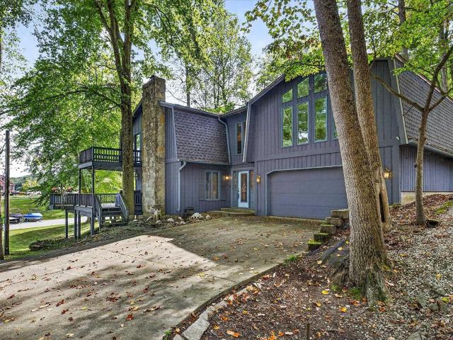 8002 N Lakeview Drive