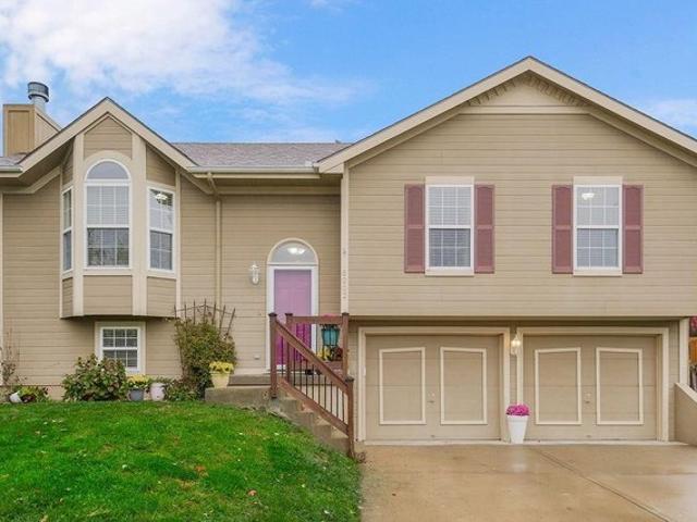 8002 NE 107th St, Kansas City, MO 64157