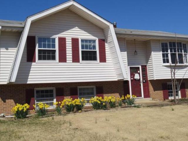 8002 Oakwood Ln, Pomfret, MD 20675