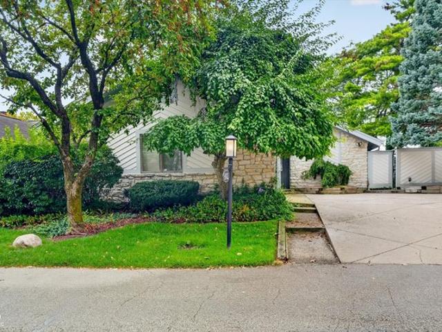 8002 Dean Rd, Indianapolis, IN 46240