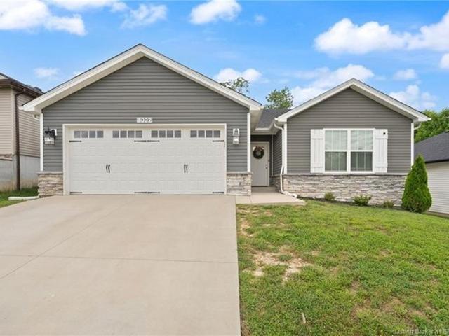 8002 Hudson Ln, Georgetown, IN 47122