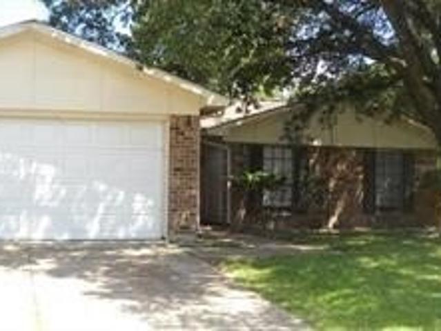 8002 Knightwood Forest Dr, Houston, TX 77088