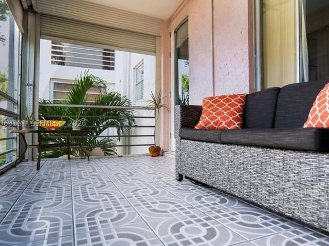 8002 Lagos De Campo Blvd Unit B201, Tamarac, FL 33321