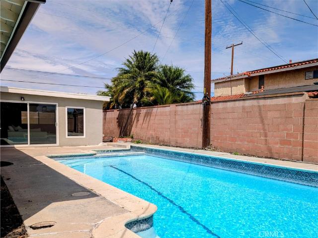 8002 San Leon Cir, Buena Park, CA 90620 | MLS #DW26077