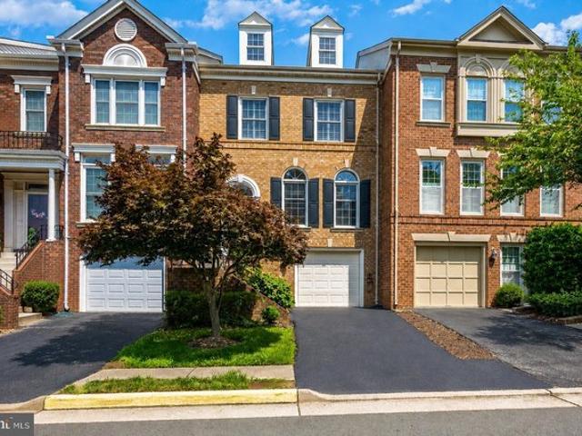 8002 Tanworth Ct, Springfield, VA 22152
