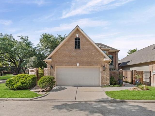 8003 Oakwood Hollow St, Houston, TX 77040