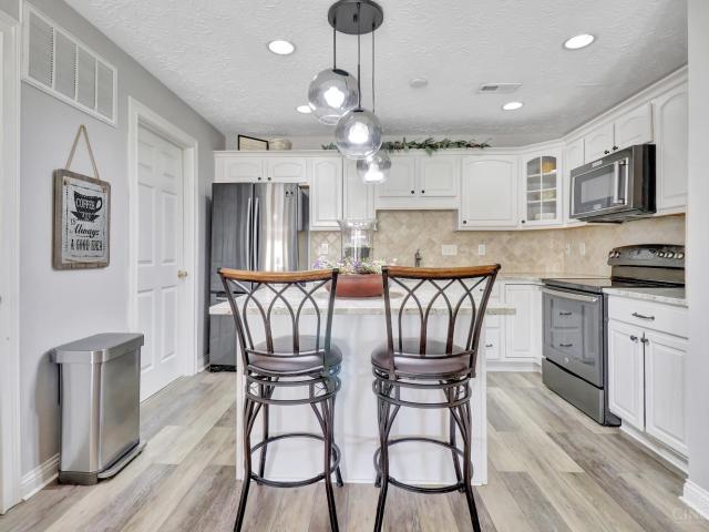 8003 Pinnacle Point Drive