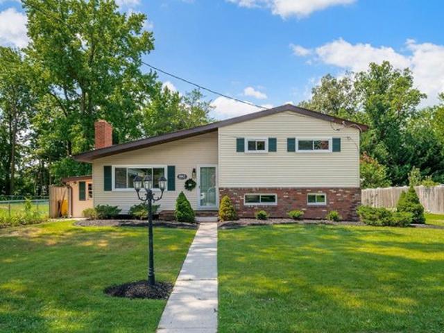 8003 Woodholme Cir, Pasadena, MD 21122