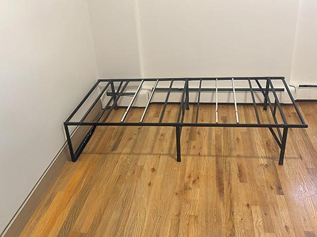 $800+ut.– Large Room for Rent, Female Preferred