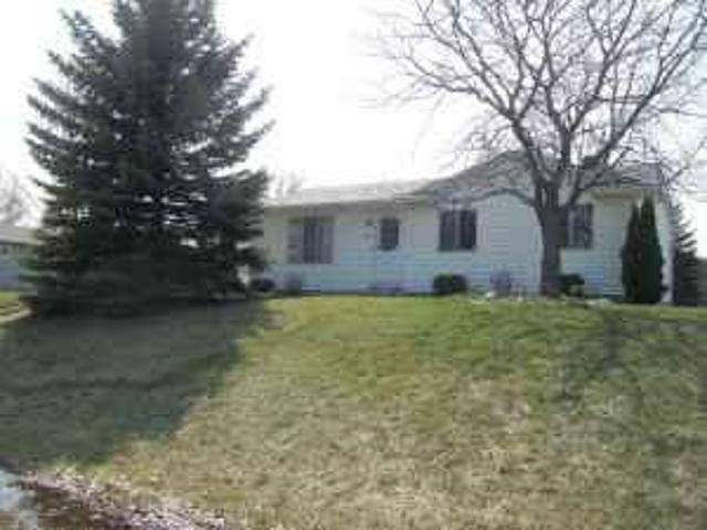 $800 / 3br 3 bedroom 2 bath 1 1/2 car garage map
