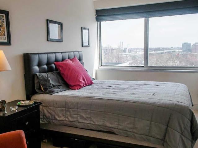 800 4th St SW, 1 bed, 1 full bath