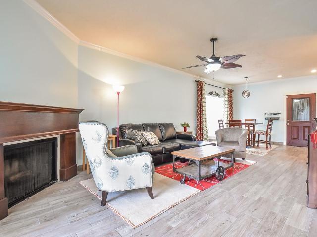 800 Country Place Drive 101