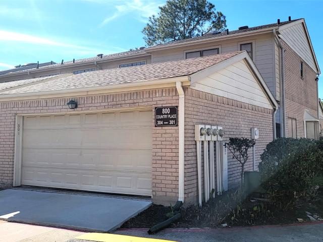 800 Country Place Drive 301