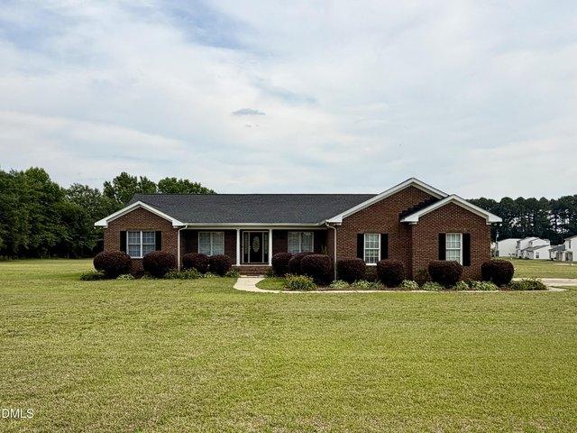 800 Carolina Dr, Dunn, NC 28334