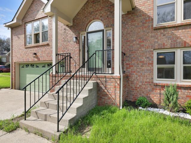 800 Carlisle Ct N