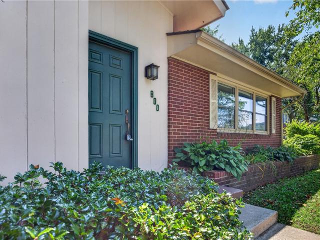800 Chateau Dr