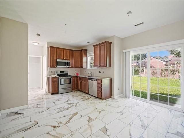 800 Crescent TRCE
