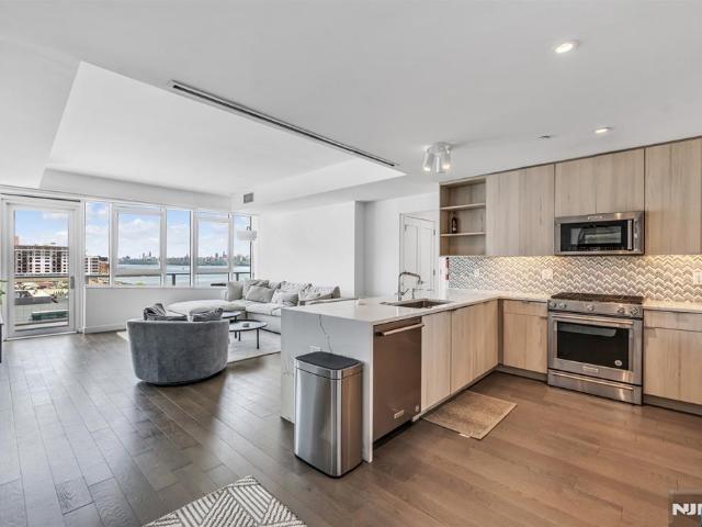 800 Ave At Port Imperial Boulevard # 703