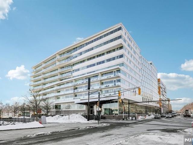 800 Ave at Port Imperial Blvd Apt 416, Weehawken, NJ 07086