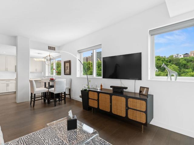 800 Avenue At Port Imperial # 813
