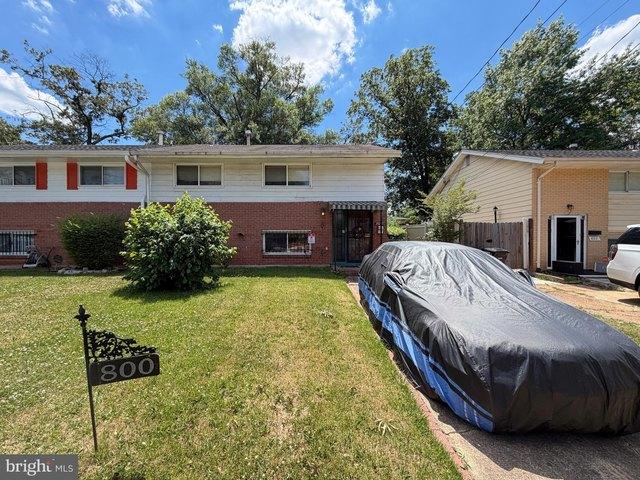 800 Booker Dr, Capitol Heights, MD 20743
