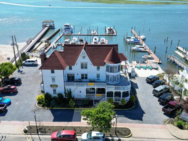 800 Bay Avenue