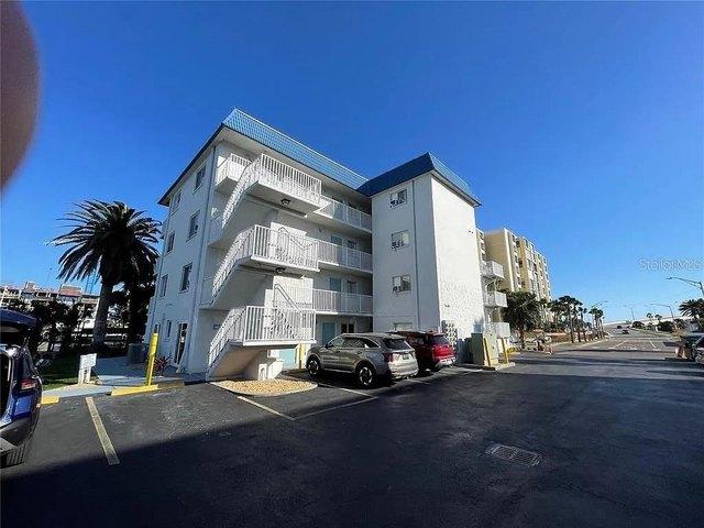 800 Bayway Blvd Apt 26, Clearwater Beach, FL 33767