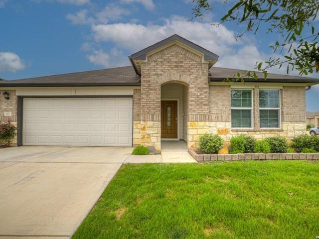 800 Bahia Pl, Seguin, TX 78155