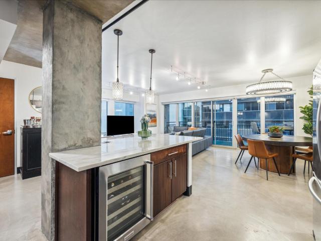 800 Brazos St # 1007