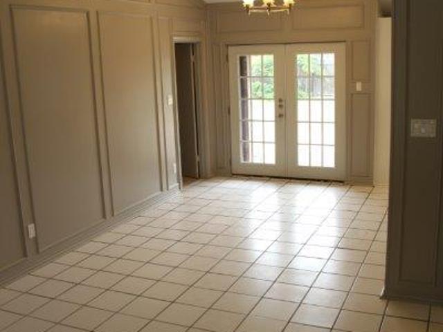 800 Brentwood Lane