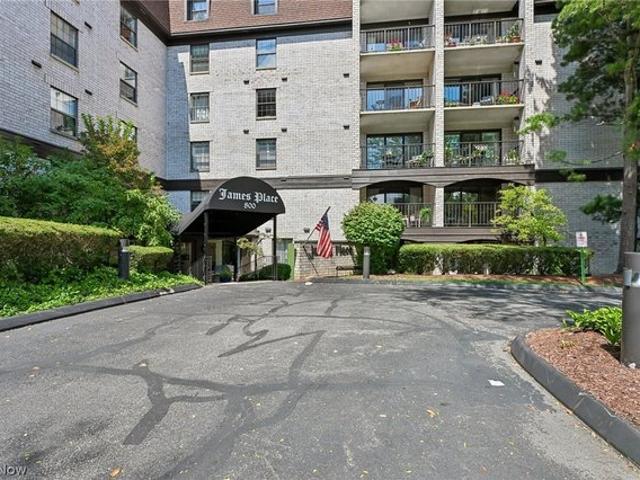 800 Brick Mill Run Apt 116, Westlake, OH 44145
