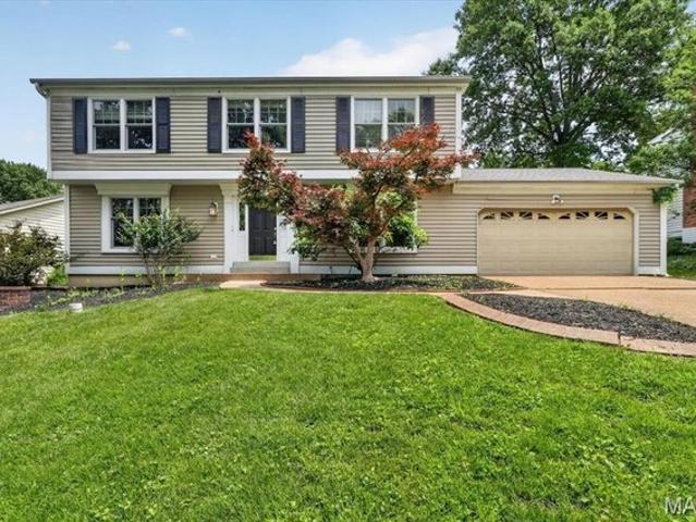 800 Bridlebrook Ln, Kirkwood, MO 63122