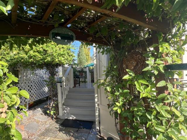 800 Brommer Street 57