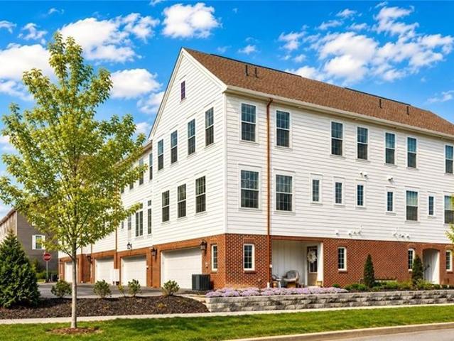800 Gillian Ln, Cranberry Township, PA 16066