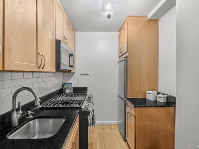 800 Grand Concourse 2BS