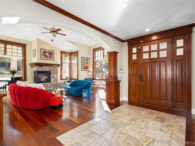 800 Grant Place