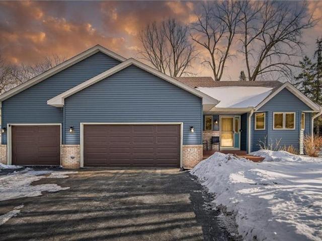 800 Griffin Ave, Mahtomedi, MN 55115