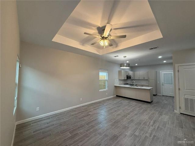 800 Dove Avenue 4