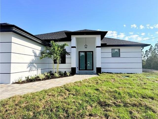 800 E 7th St, Lehigh Acres, FL 33972