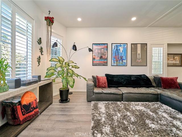 800 E 27th St, Los Angeles, CA 90011 | MLS #IG26044 | Compass