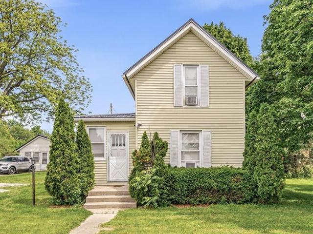 800 E Waterford St, Wakarusa, IN 46573