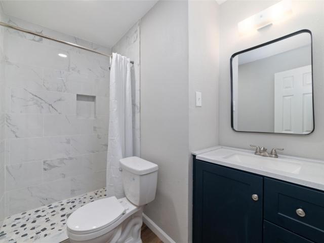 800 E Adoue Street 1/2