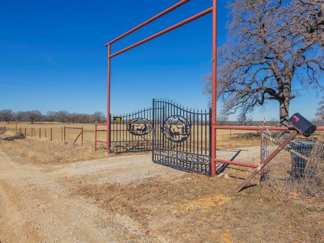 800 E Joplin Rd, Bridgeport, TX 76426 | MLS #21173