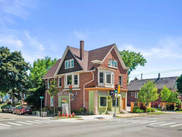 800 E Locust St