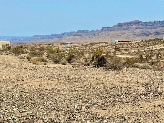 800 Frazier Ln, Meadview, AZ 86444