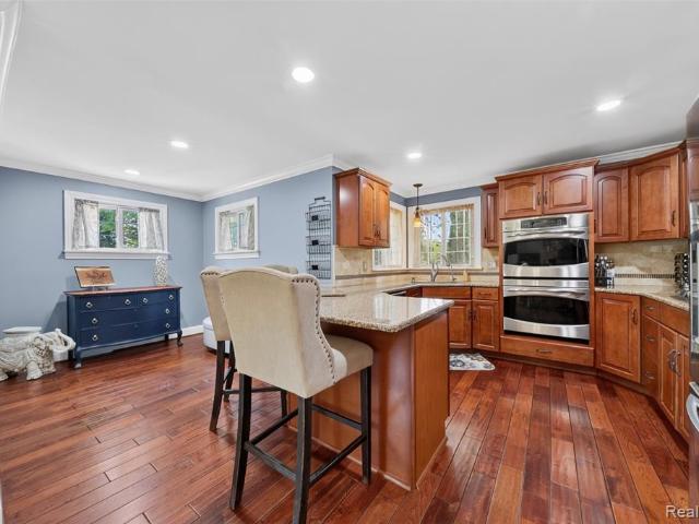800 Hinford Avenue
