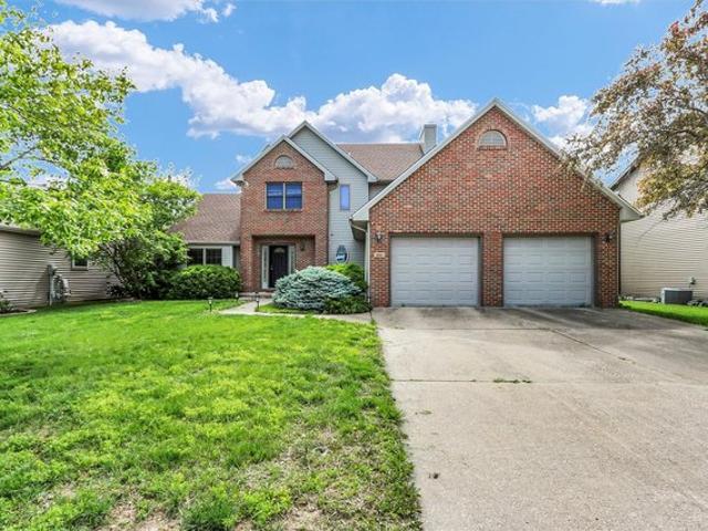 800 Lavender Dr, Savoy, IL 61874